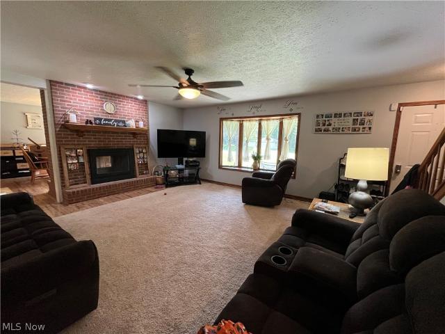 2967 Mineral City Zoar Road NE