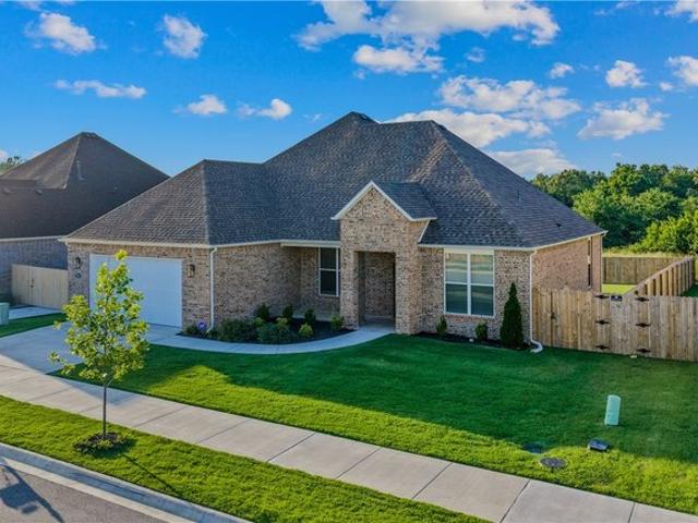 2967 N Grey Squirrel Dr, Fayetteville, AR 72704