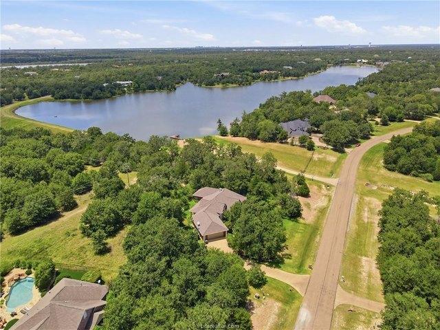 2967 Chaco Canyon Dr, College Station, TX 77845