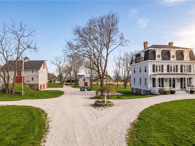 2967 East Main Road