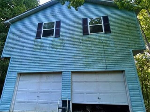 2967 Trace Creek Rd, Hurricane, WV 25526