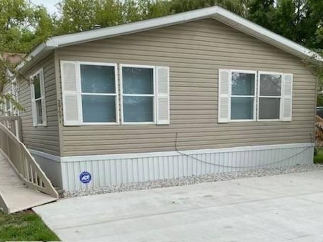 29691 Georgetown Dr, Chesterfield, MI 48051