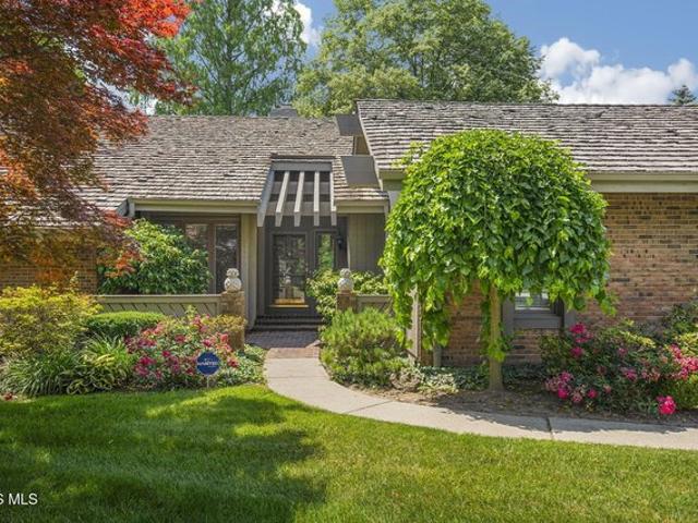 29603 Somerset Rd, Perrysburg, OH 43551