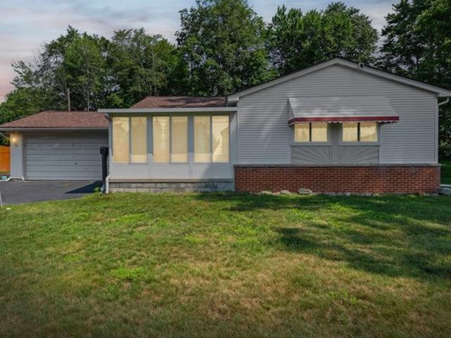 29601 Hickey Rd, New Baltimore, MI 48051