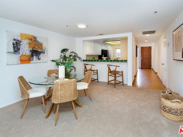 2960 Neilson Way 304