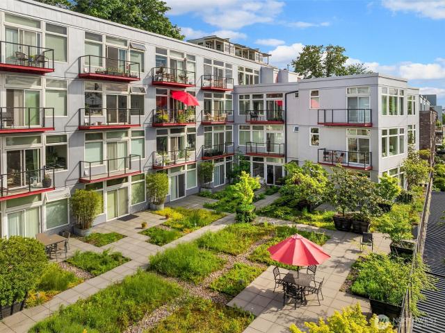 2960 Eastlake Avenue E # 213