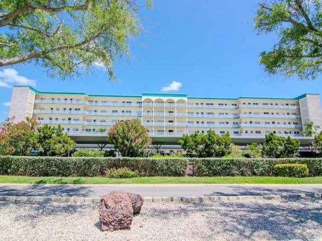2960 59th St S #102, Gulfport, FL 33707