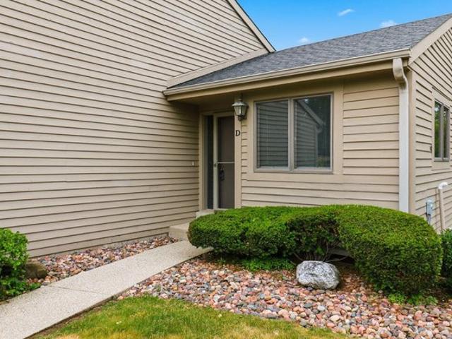 2962 Madison St Unit D, Waukesha, WI 53188