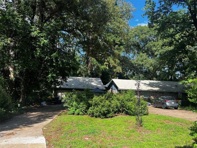 2962 Mockingbird Ln, Huntsville, TX 77320