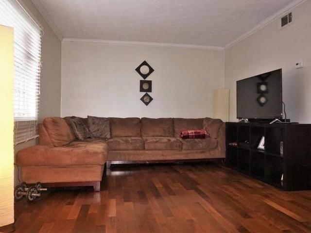 2962 N Dekalb Drive E