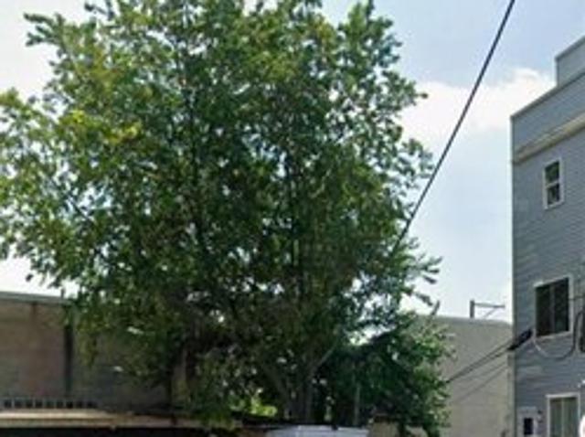 2963 Amber St, Philadelphia, PA 19134