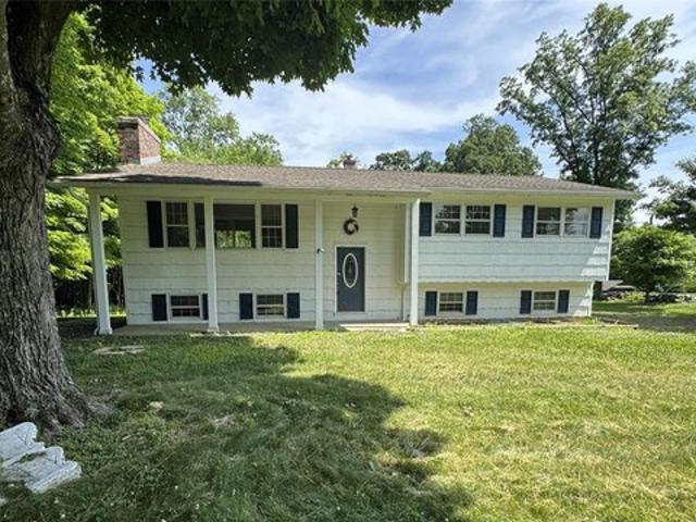 296 Greeves Rd, New Hampton, NY 10958