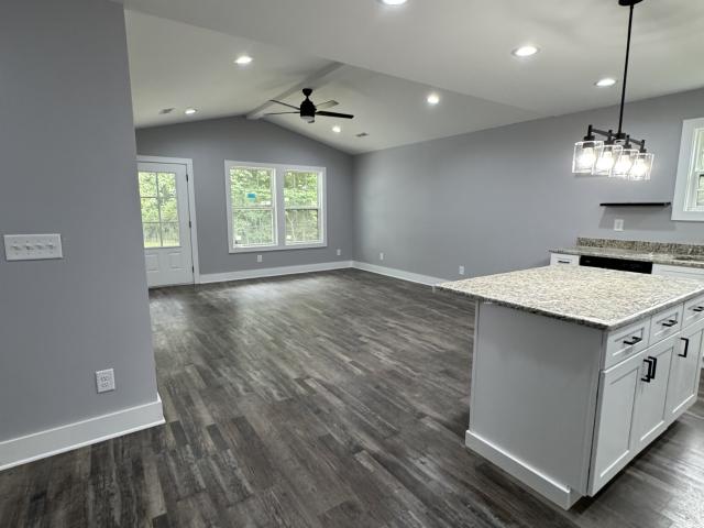 296 Hillview Dr
