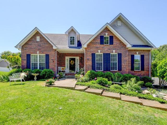296 Longview Ct, Clarksville, TN 37043