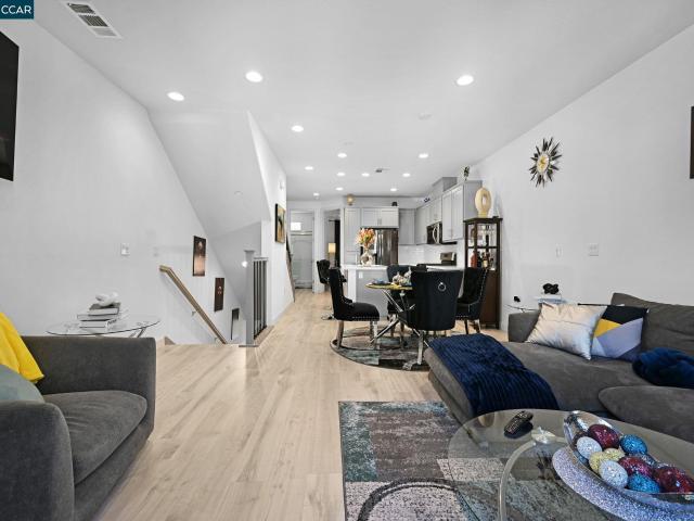 296 Laurel Knoll Dr
