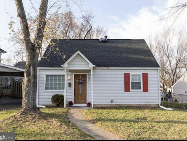 296 Manassas Dr, Manassas Park, VA 20111