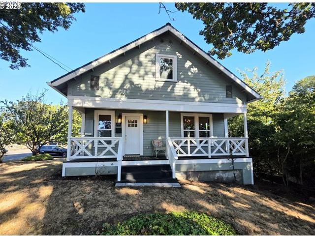 296 N 4th St, Saint Helens, OR 97051