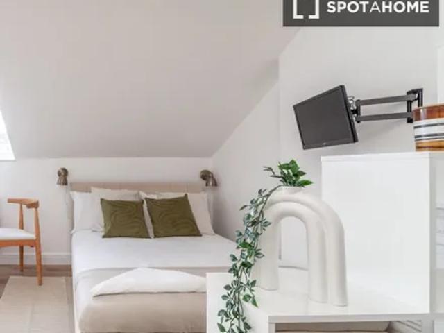 296 Seven Sisters Road, London, N4 2AG, United Kingdom | Studio apartment for rent #128080422 | Rentberry