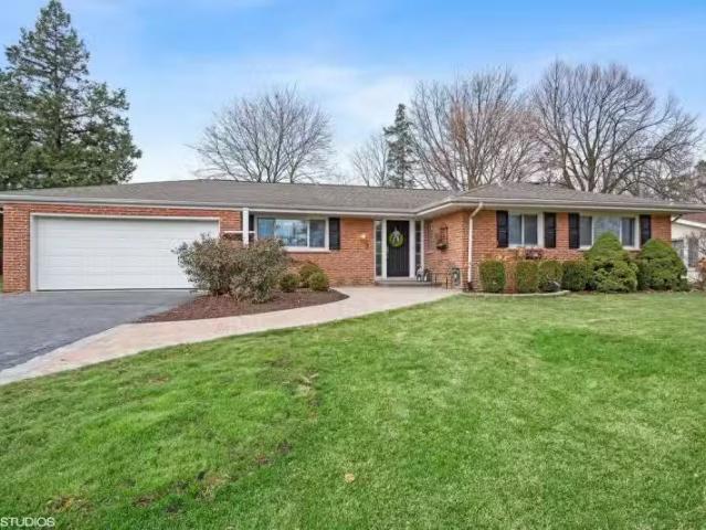 296 Sharon Drive, Barrington, IL 60010
