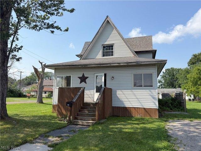 296 Pennsylvania Ave, Sebring, OH 44641