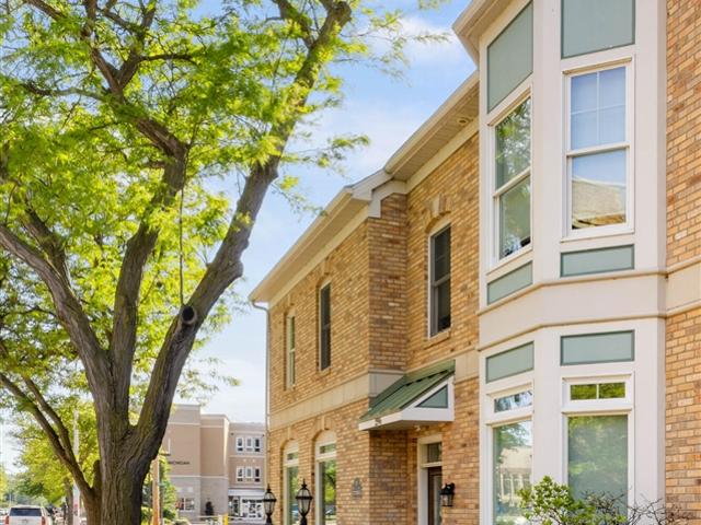 296 W Clay Avenue # 4C