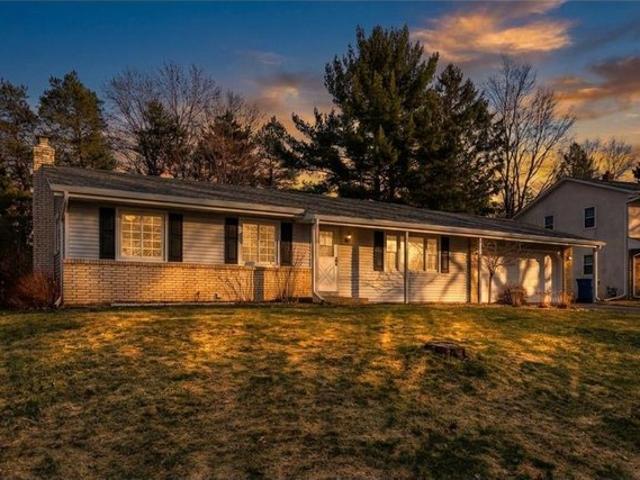 2974 Howard St N, Maplewood, MN 55109