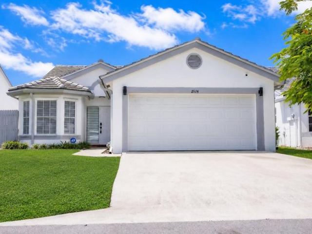 2974 Torrey Pine Ln, Lake Worth, FL 33462