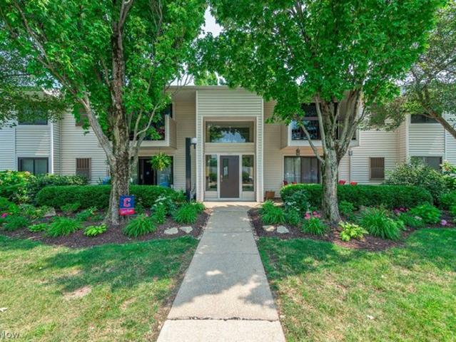 2975 N Bay Dr Apt I3, Westlake, OH 44145