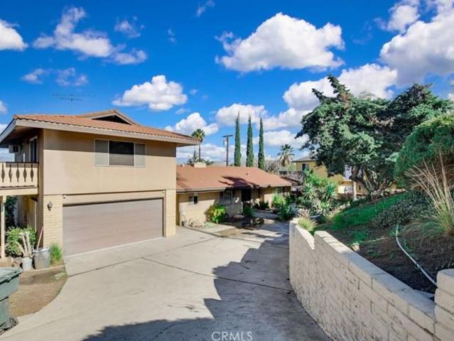 2975 Rockhill Way, Riverside, CA 92506