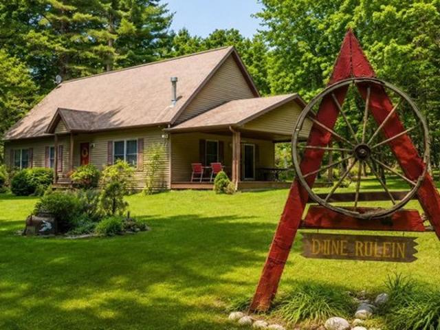 2977 Queens Run Rd, Lock Haven, PA 17745
