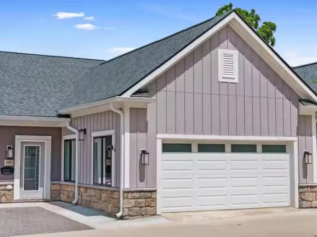 2978 BERNARD VIEW LN, COLUMBUS, OH 43209 Condo/Townhome For Sa.