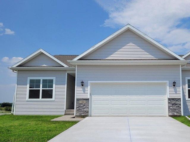 2978 Lake Hill Dr, Des Moines, IA 50320