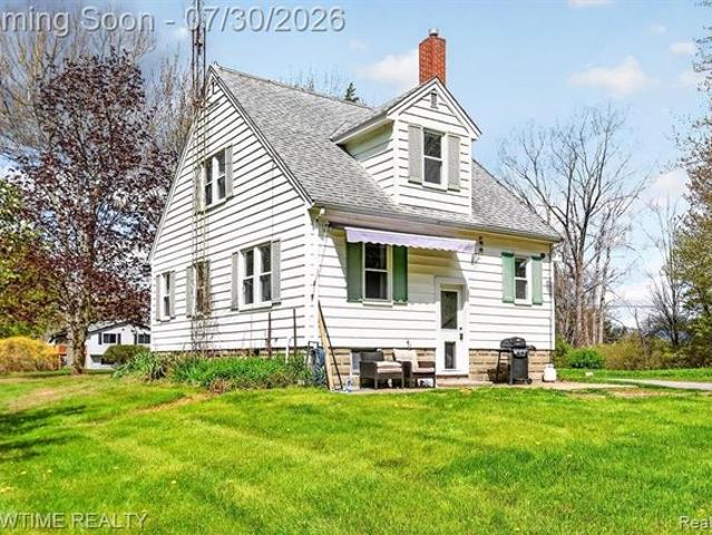 2970 Range Rd, Port Huron, MI 48060
