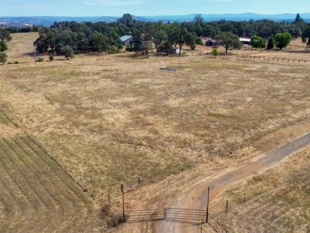 2970 Sierra Vista Rd, Rescue, CA 95672