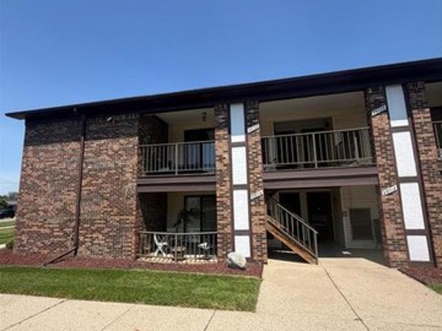 29714 Utica Rd, Roseville, MI 48066