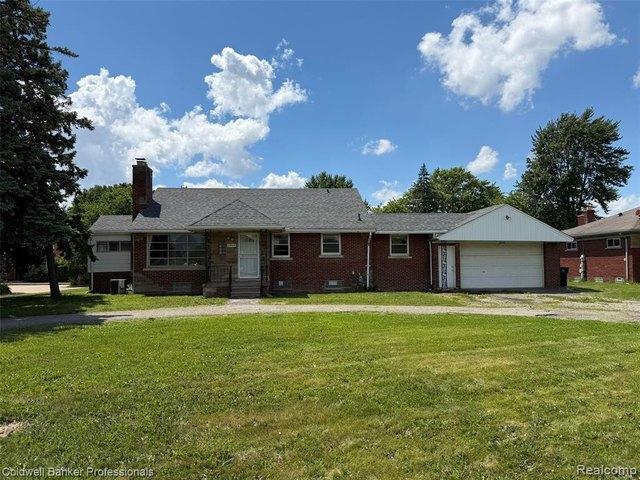 29715 Utica Rd, Roseville, MI 48066