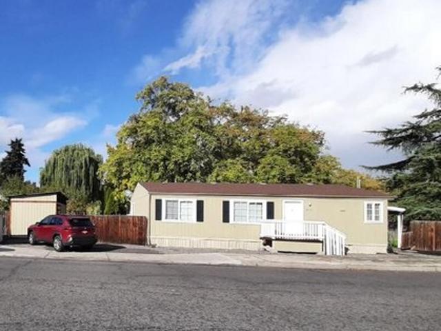 2971 Table Rock Rd, Medford, OR 97501