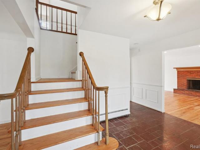 29729 Pipers Lane