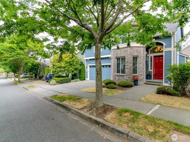 2972 NE Marquette Way