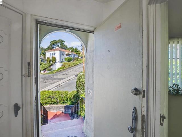 2972 El Monte Ave