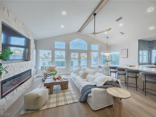 2972 Sun Lake Dr, Las Vegas, NV 89128