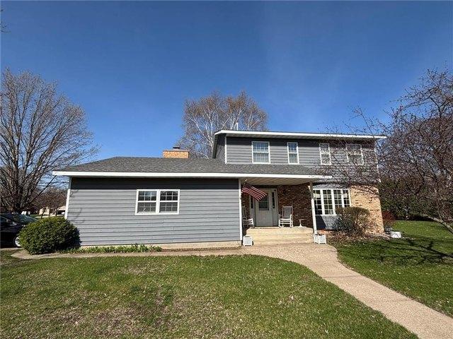2973 Aurora Ln, Saint Cloud, MN 56303