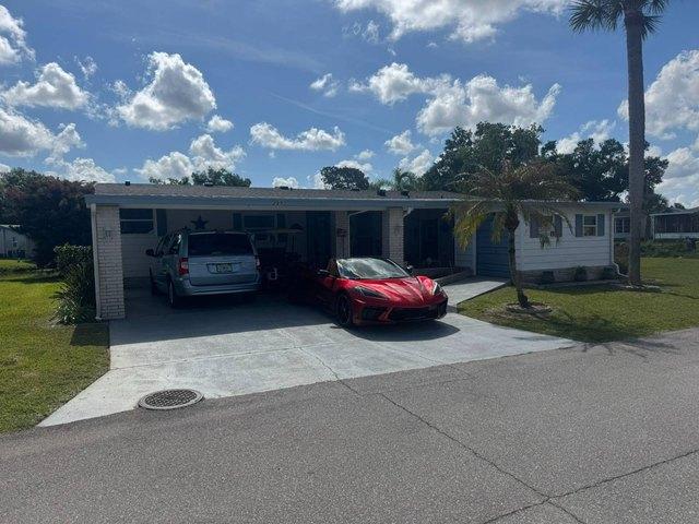 297 Country Club Dr, Plant City, FL 33565