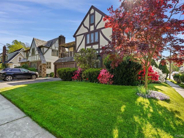 297 E Devonia Avenue