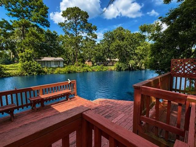 297 Hackberry Ln, Livingston, TX 77351