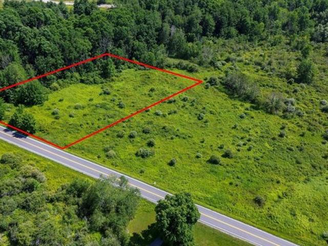 297 McKay Rd, Amsterdam, NY 12010