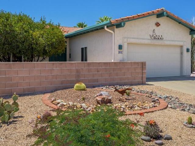 297 N Crescent Bell Dr, Green Valley, AZ 85614