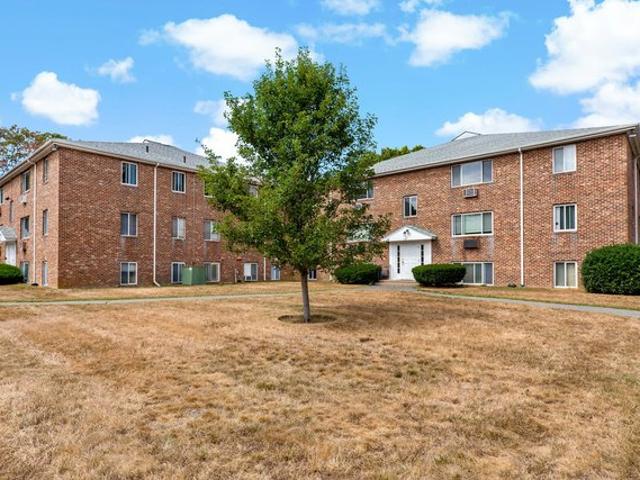 297 W Main St Apt 12, Barnstable, MA 02601