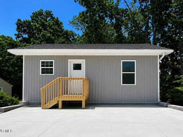 2984 Ashley St, Kingsport, TN 37664