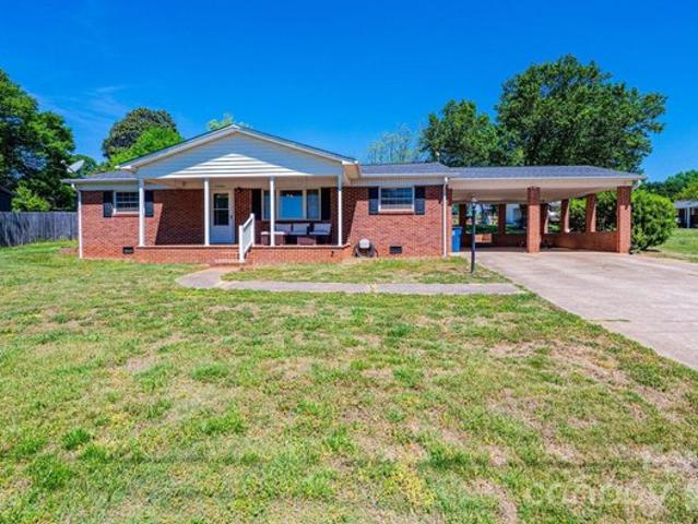 2984 Lutz Blvd, Newton, NC 28658